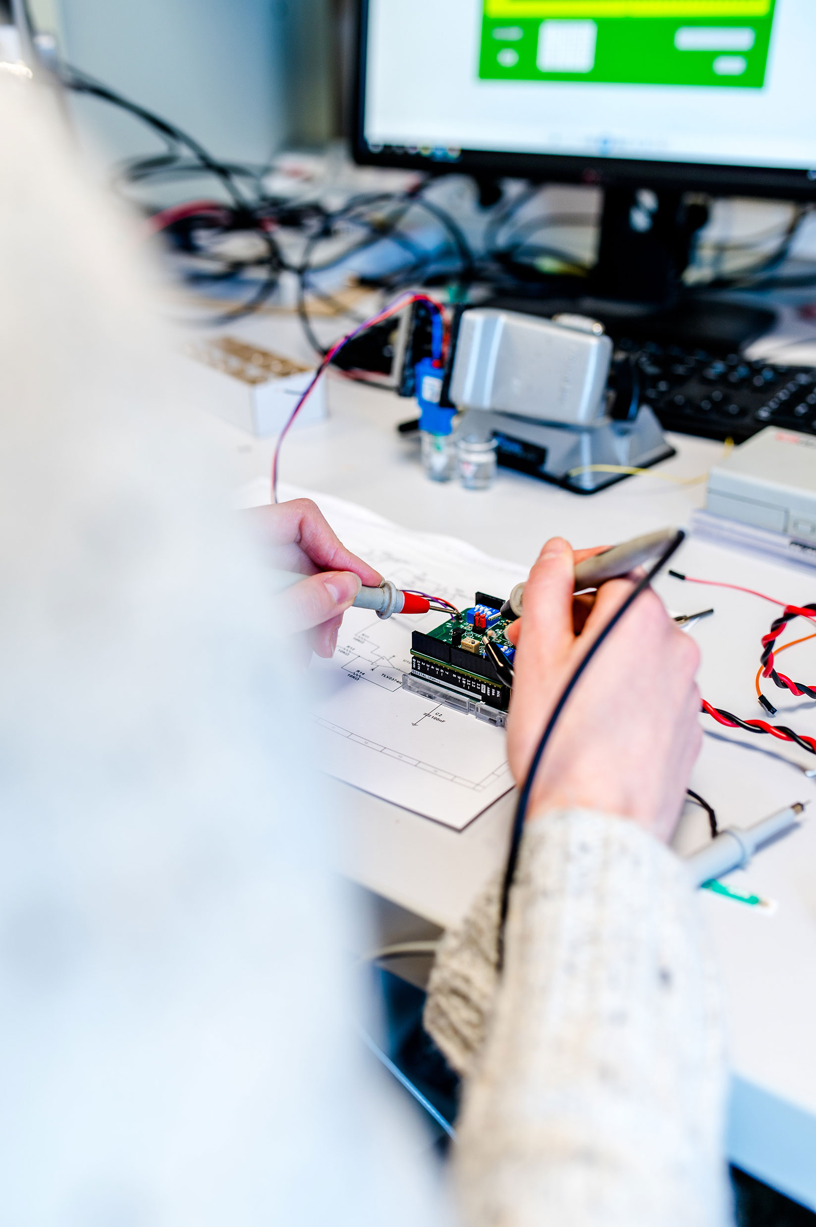 Bio-physical interaction mechanisms and bio-electronic interfaces - IMS ...
