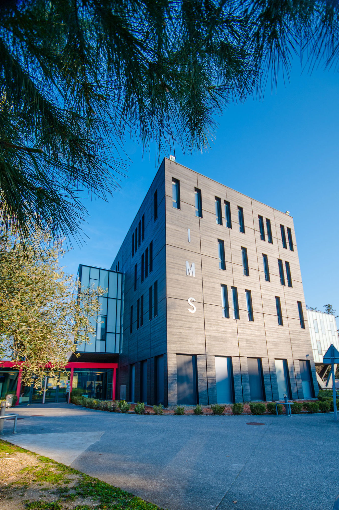 Scientific research laboratory from material to system, IMS Bordeaux
